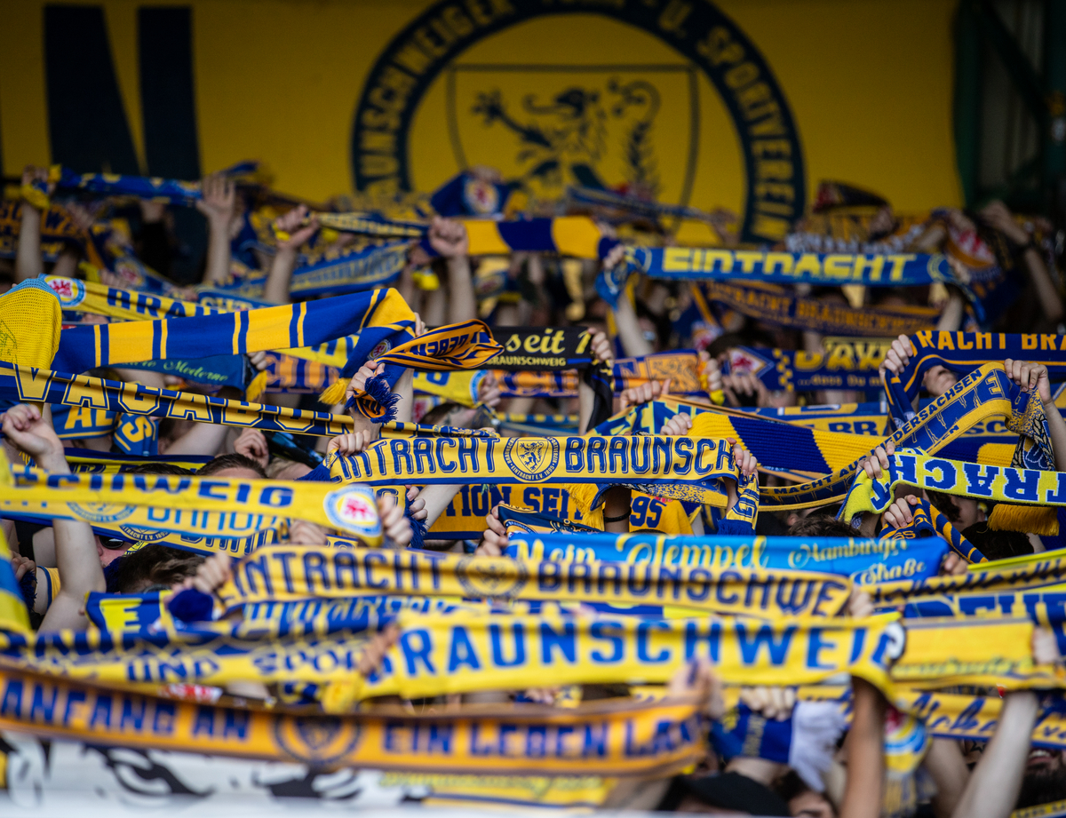 Fan-Infos zum DFB-Pokal Heimspiel gegen den FC Schalke 04 - Eintracht ...